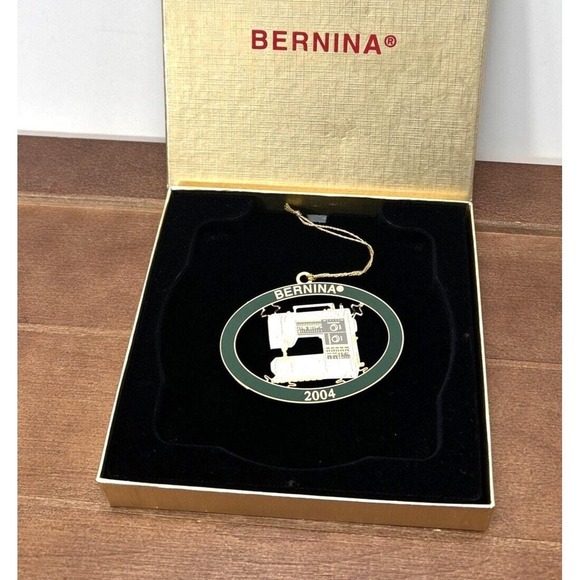 Holiday | 204 Bernina Sewing Machine Model 1230 19891995 Metal ...